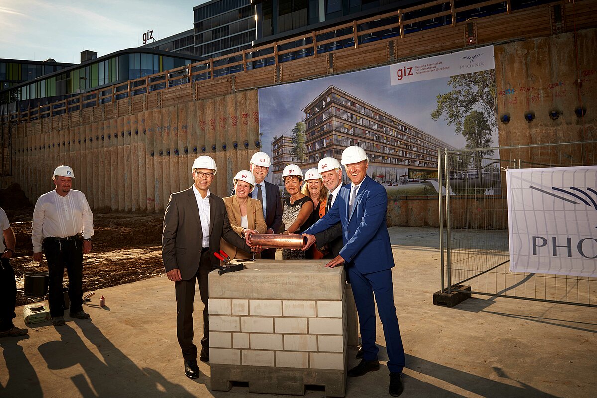 Grundsteinlegung für Neubau in Eschborn: ZECH GROUP